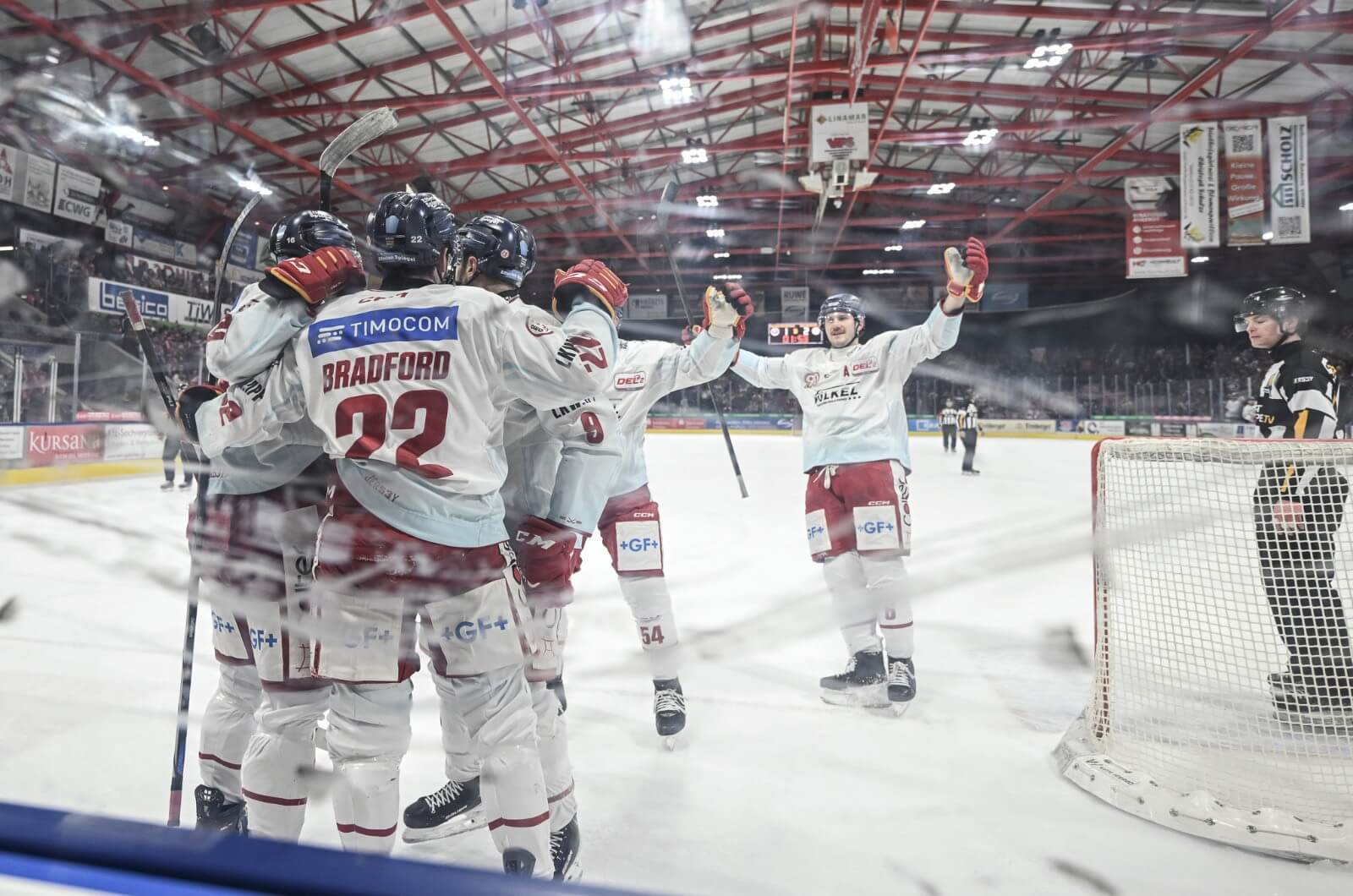 DEG Gewinnt Verr cktes Spiel In Crimmitschau Mit 5 3 D sseldorfer EG