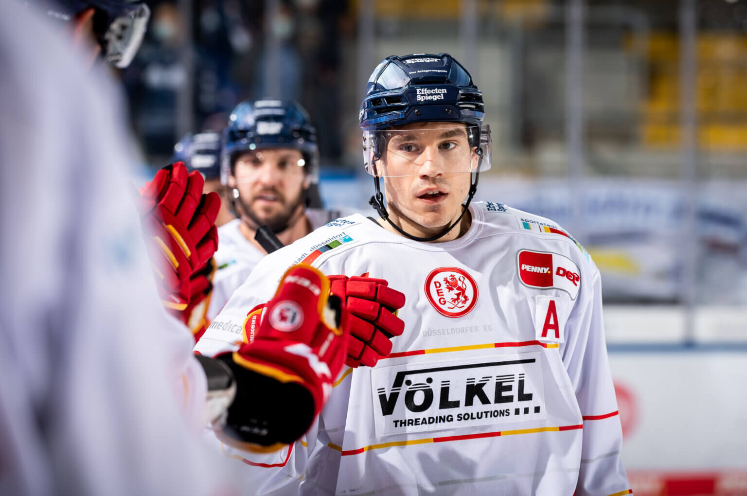 Cumiskey vor Comeback! DEG gegen Straubing und Wolfsburg